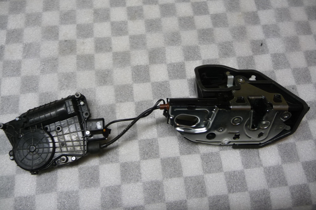 2009-2015 BMW F01 Rear Right Door Complete Lock Locking System ...