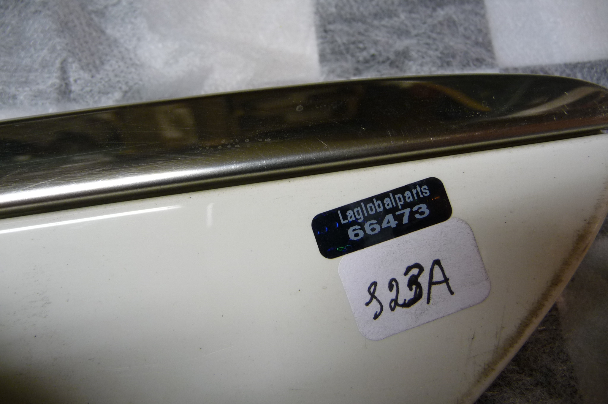 Mercedes Benz W164 Rear Left Driver side Door Trim Moulding Ledge ...