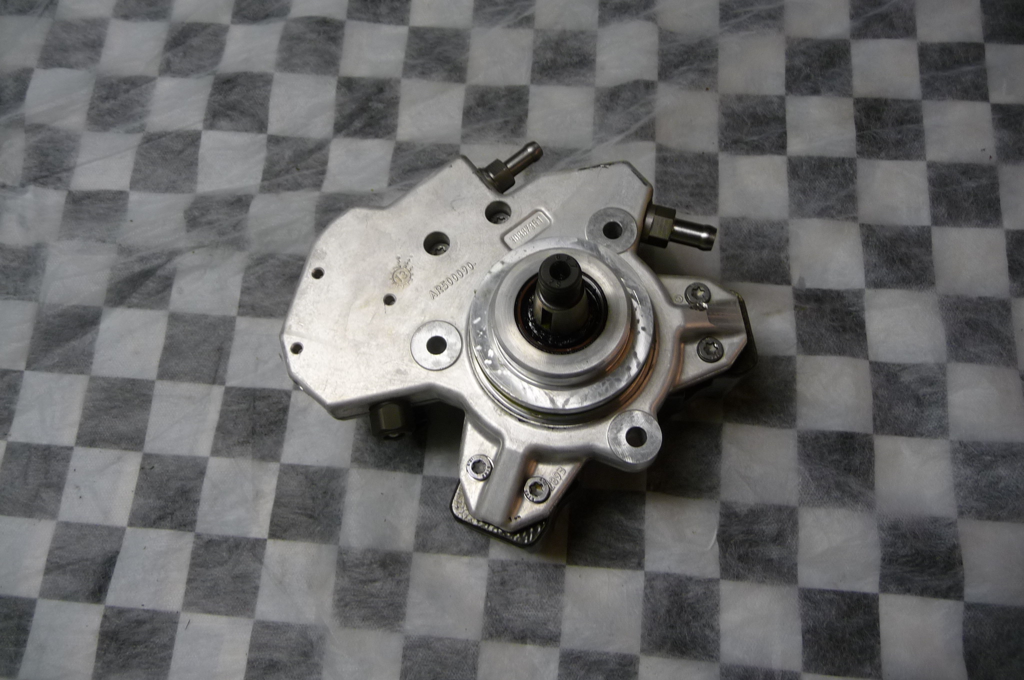 Mercedes Benz GL ML Fuel Injection High Pressure Pump A6420701301 OEM ...