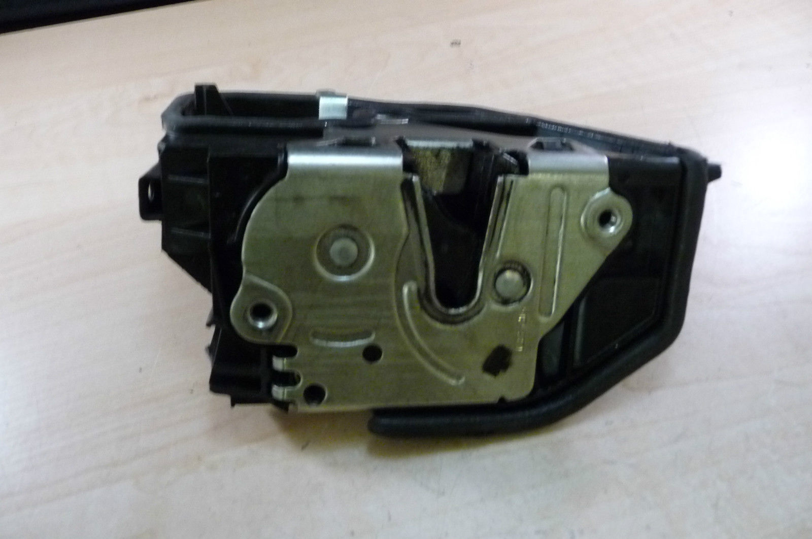 BMW 3 Series X3 Locking System Latch Right 51217318424 OEM OE | LA ...