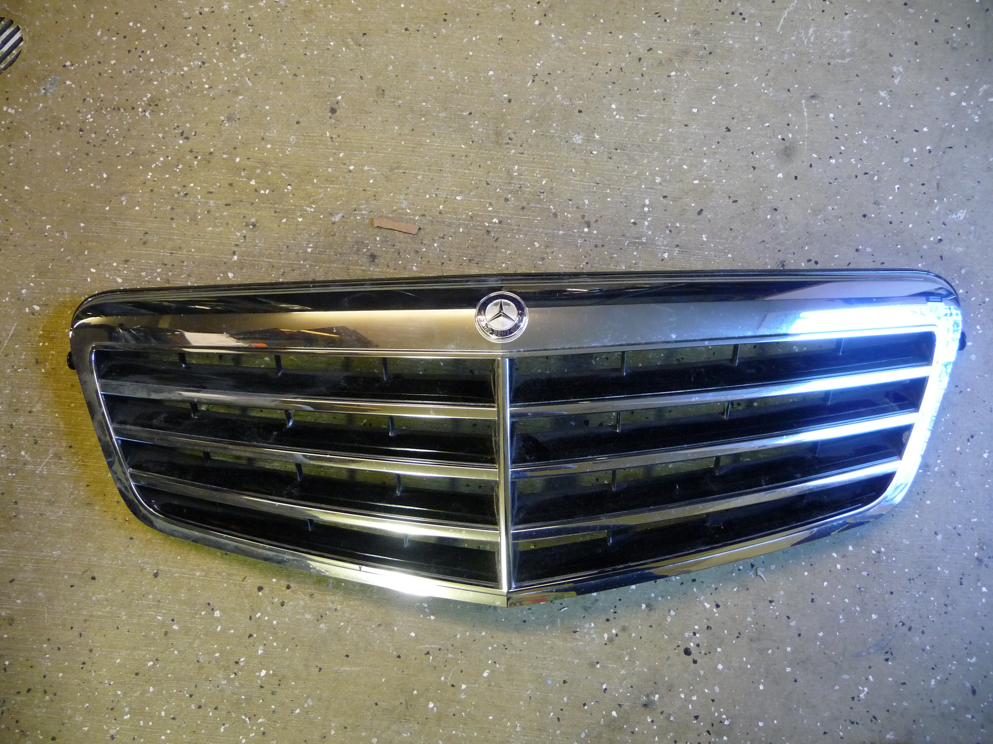 Mercedes Benz E Class Radiator Grill Grille A 2128801083 OEM OE | LA ...