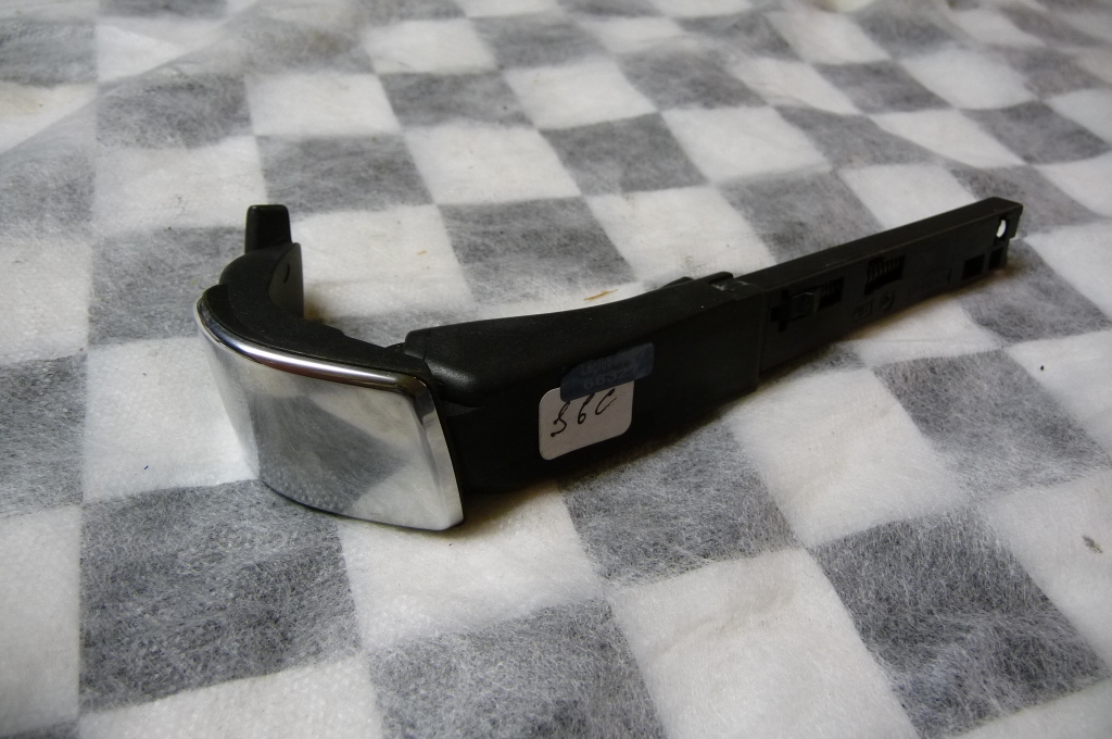 BMW 3 Series Front Left Belt Extender Hand 72117330781 OEM OE | LA ...