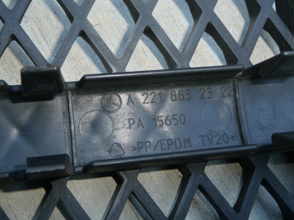 Mercedes Benz S Front Bumper Lower Central Grill Grille A 2218852322 ...