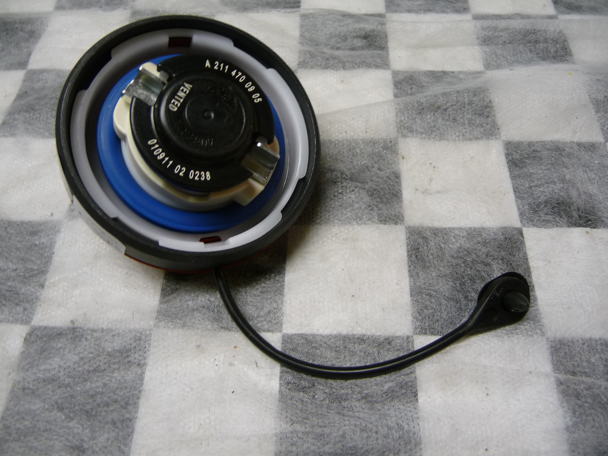 Mercedes Benz W211 E-Class Filler Cap "NEW" A2114700905 OEM OE | LA ...