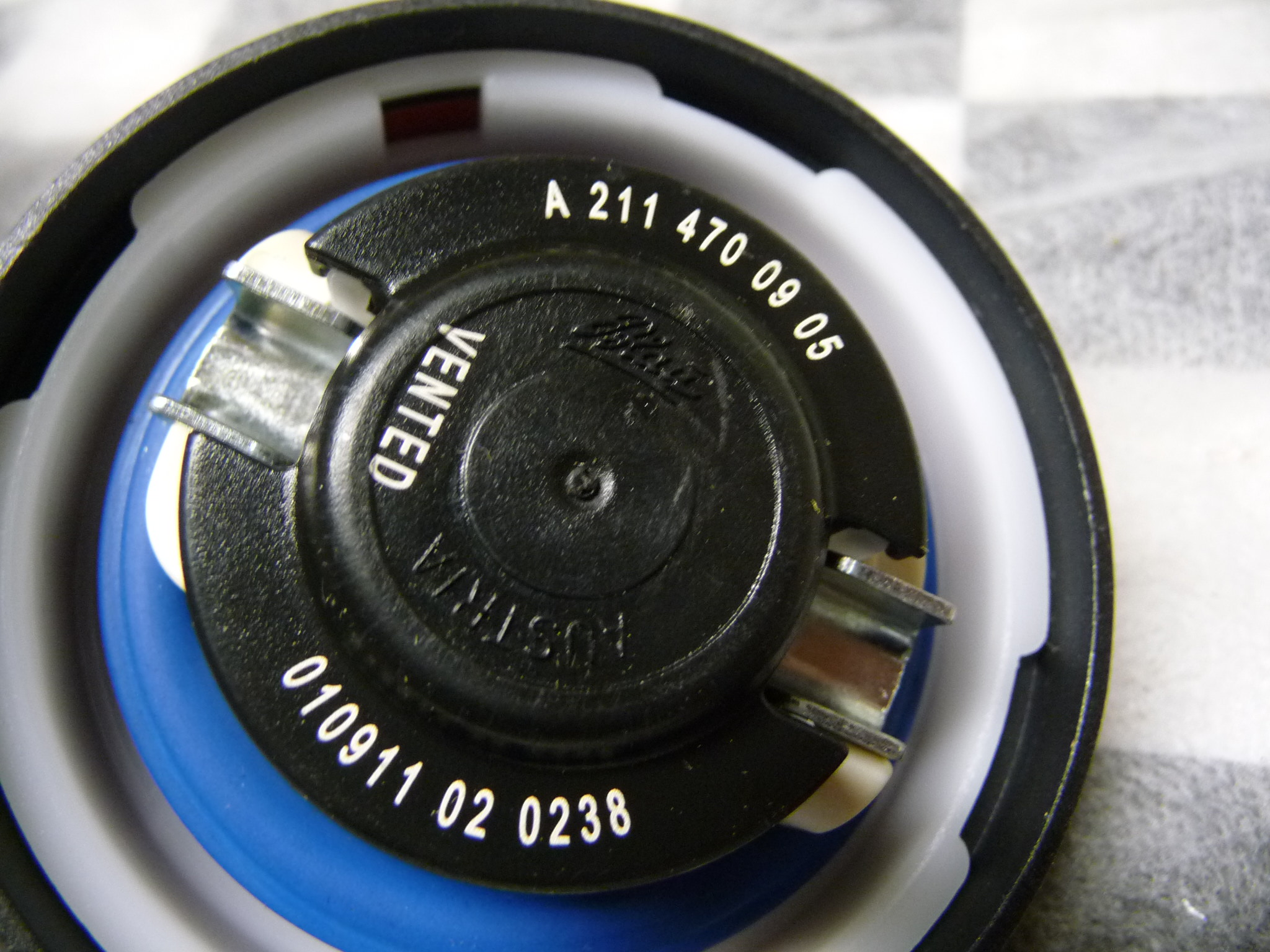 Mercedes Benz W211 E-Class Filler Cap "NEW" A2114700905 OEM OE | LA ...