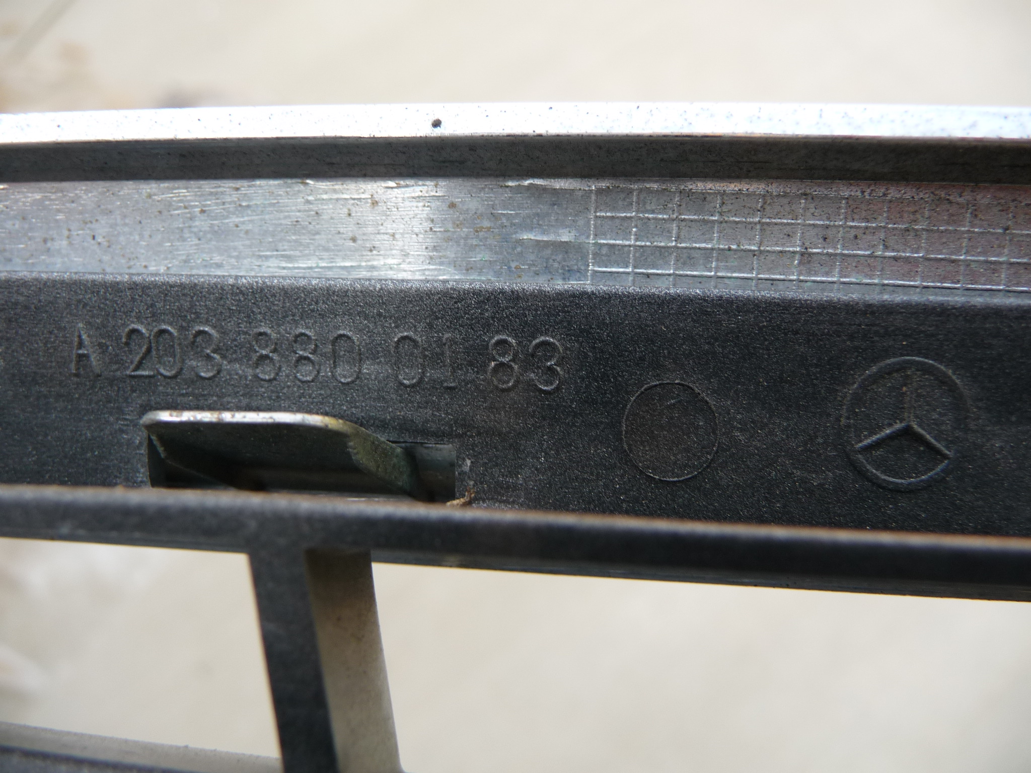 Mercedes Benz W203 C Class Front Radiator Grille Grill A 2038800183 OEM ...