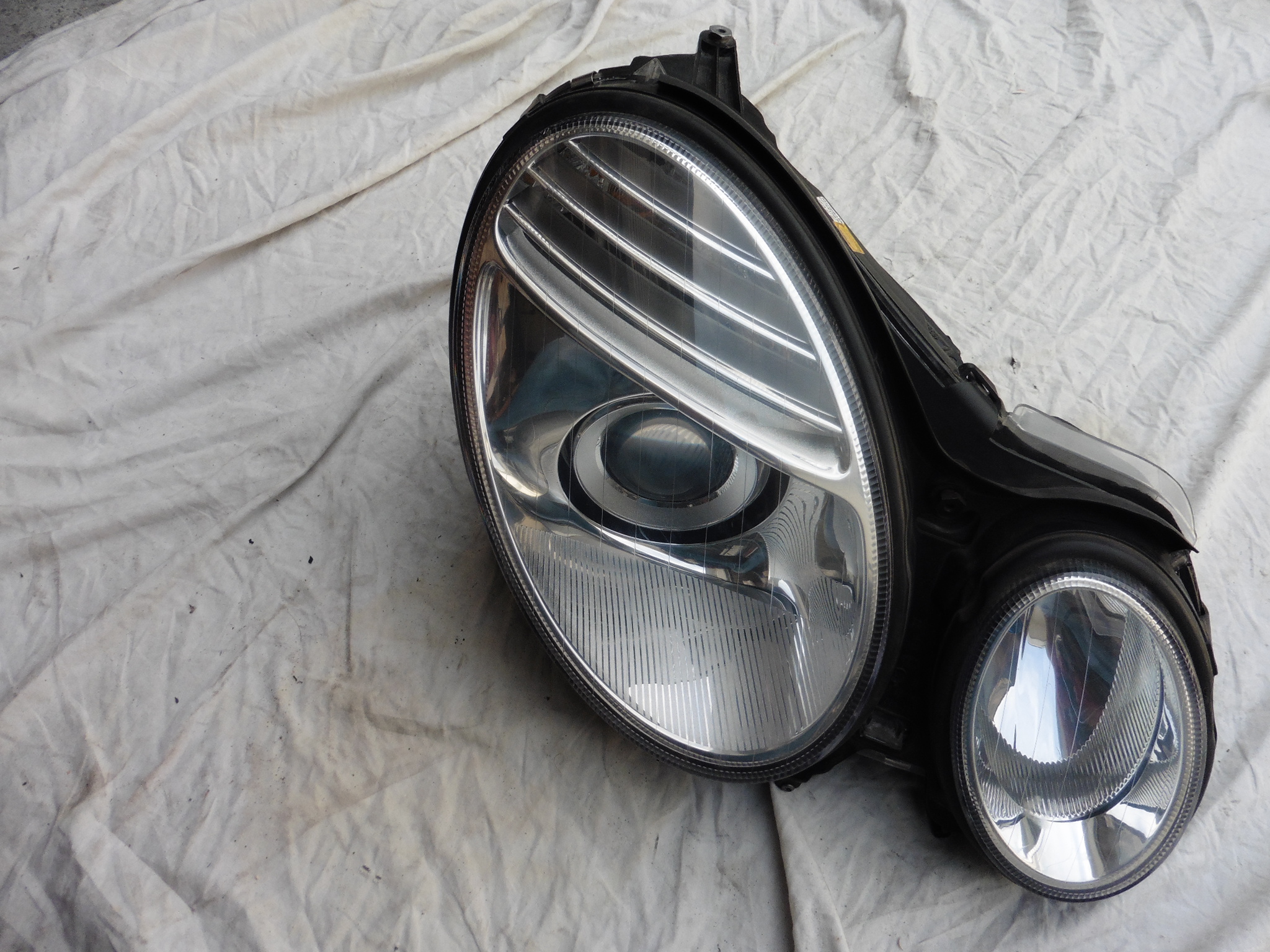 Mercedes Benz W211 E Class Right Passenger Halogen Headlight 2118203461 ...