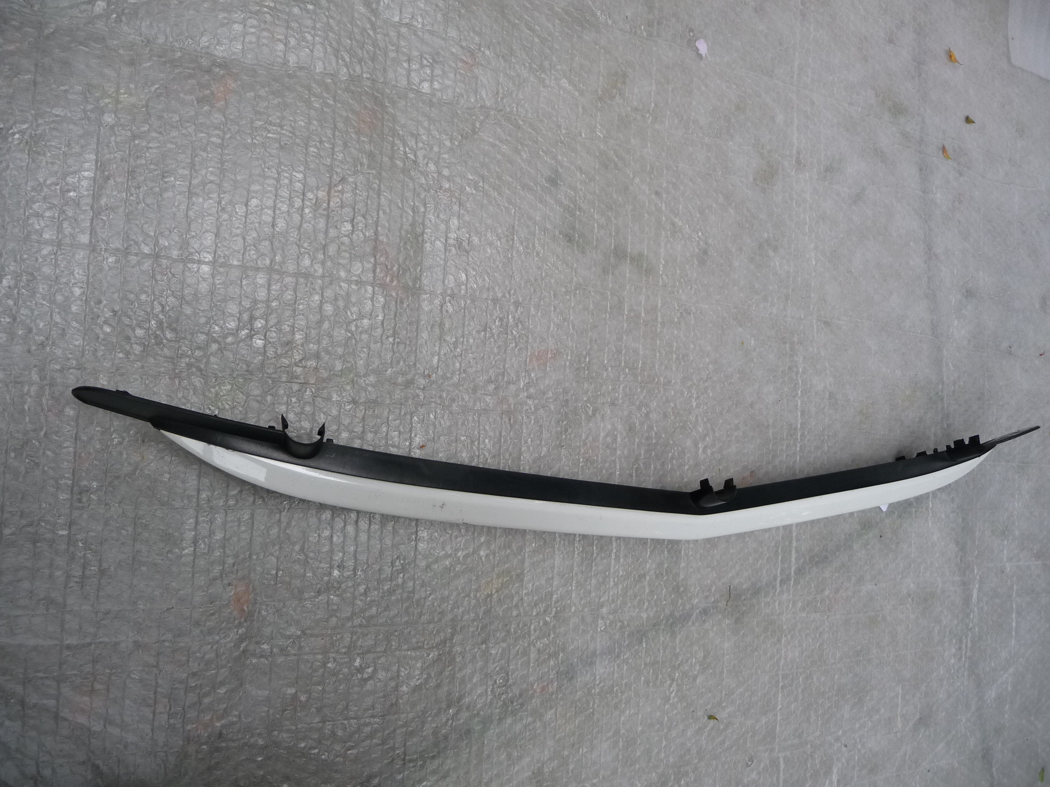 Mercedes Benz W221 S550 S600 Front Lower Center Grille A2218800324 OEM ...