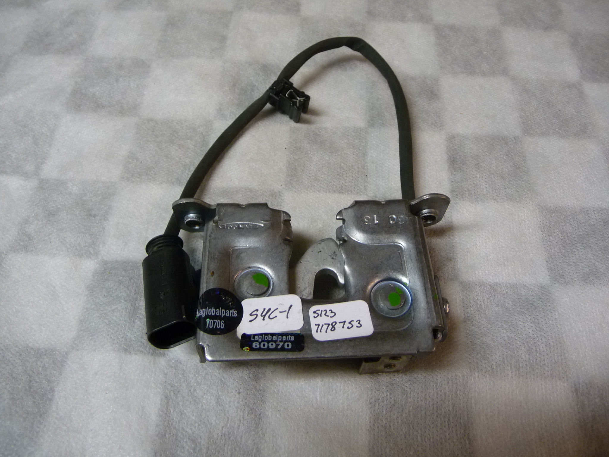 BMW X5 X6 Front Engine Hood Latch Lock 51237178753 OEM OE | LA Global Parts