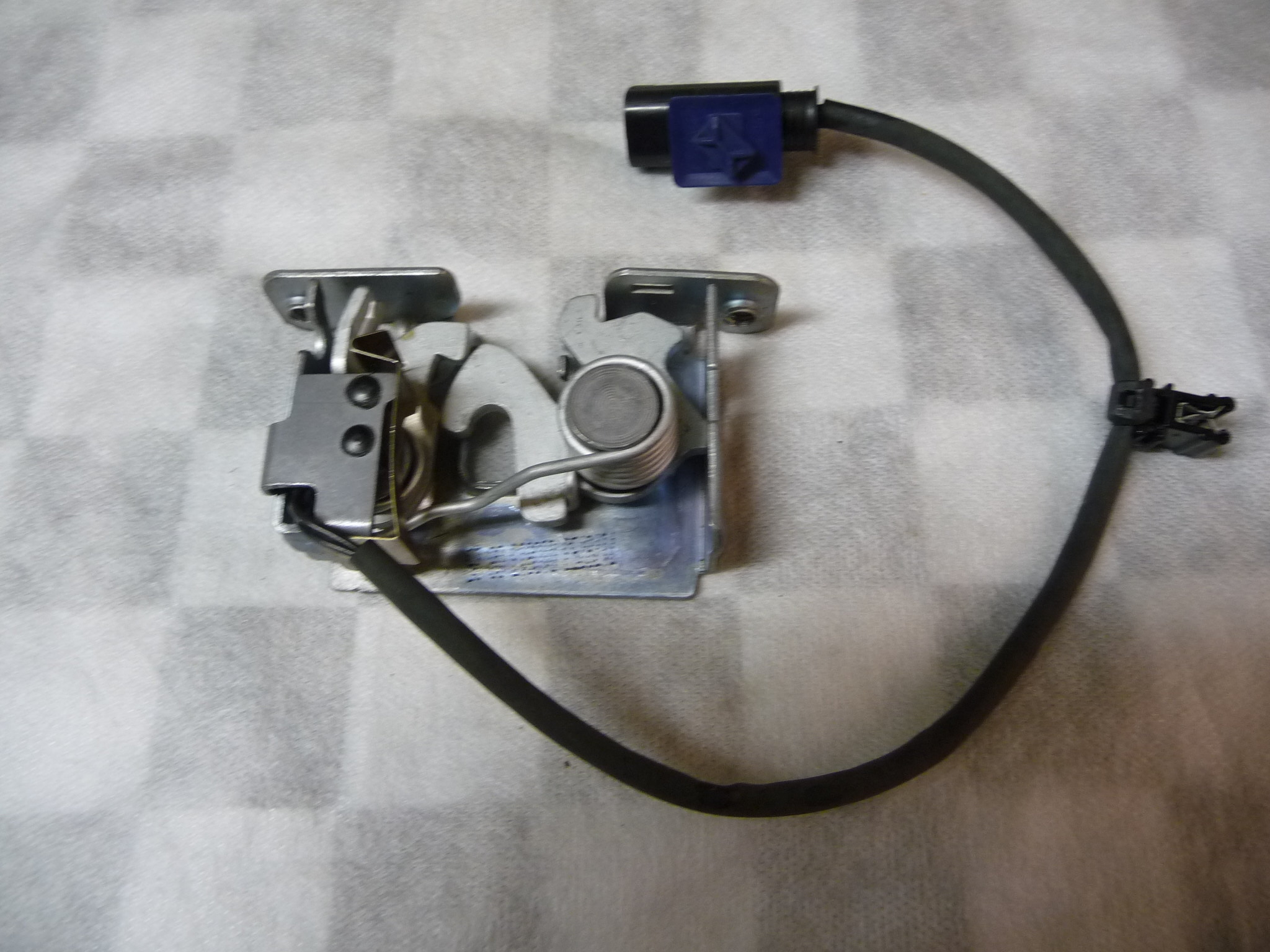 BMW X5 X6 Front Engine Hood Latch Lock 51237178753 OEM OE | LA Global Parts