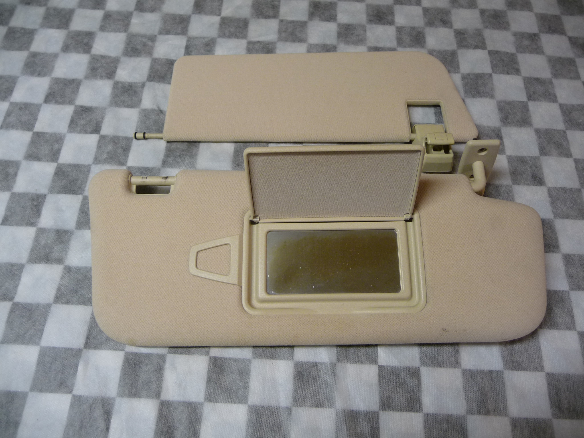 Mercedes Benz W211 E320 E350 E500 E550 Right Side Sun Visor A2118100410 ...