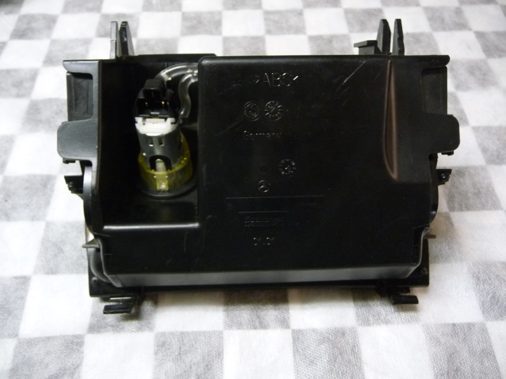 Mercedes Benz W211 E320 E350 E500 Center Console Ashtray A2118101330 ...