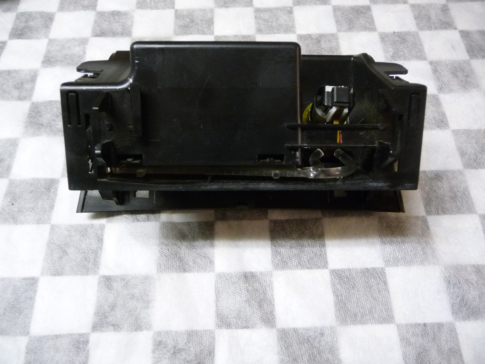 Mercedes Benz W211 E320 E350 E500 Center Console Ashtray A2118101330 ...