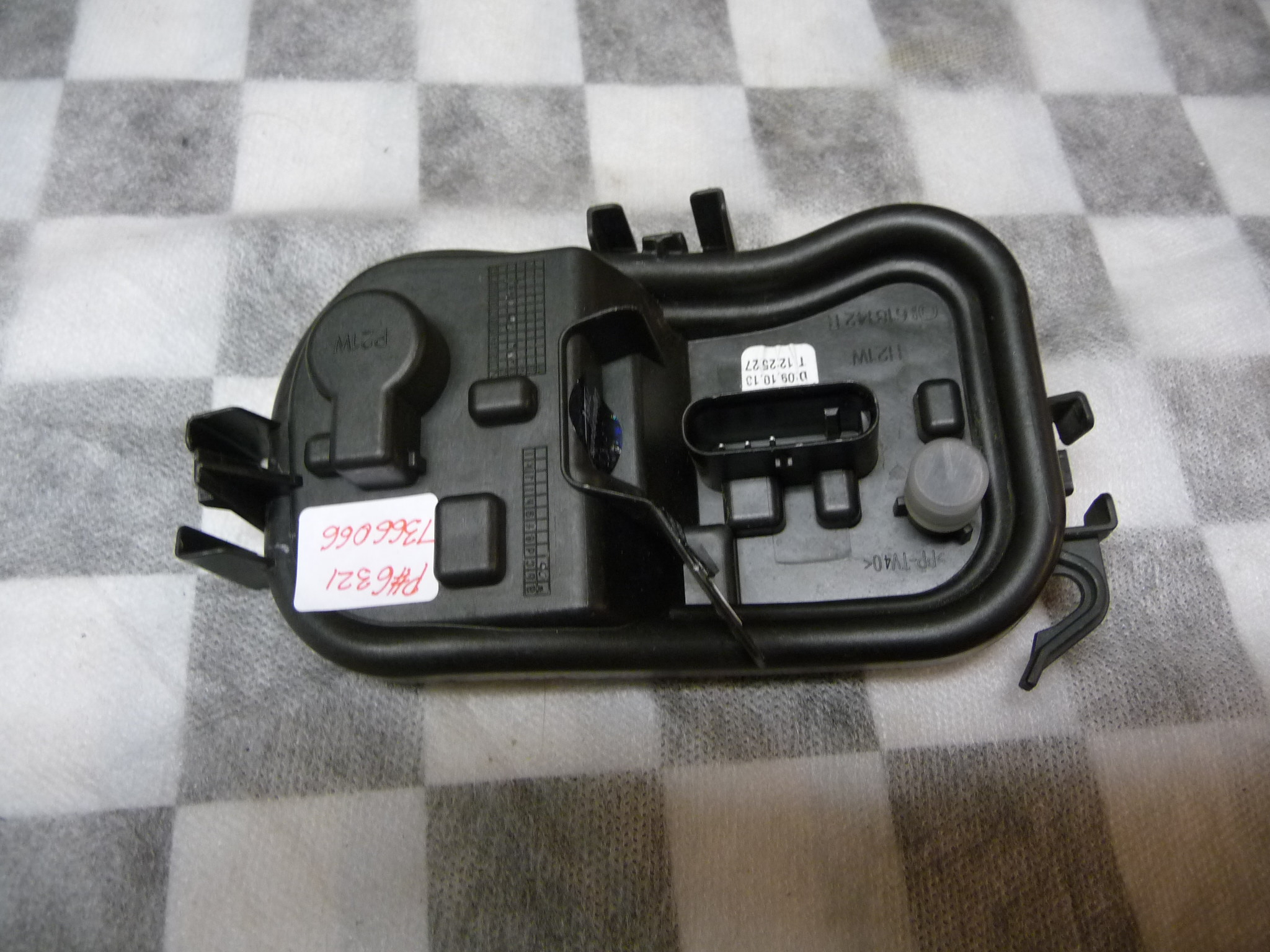 BMW 4 Series Rear Right Side Panel Bulb Socket 63217366066 OEM OE | LA ...