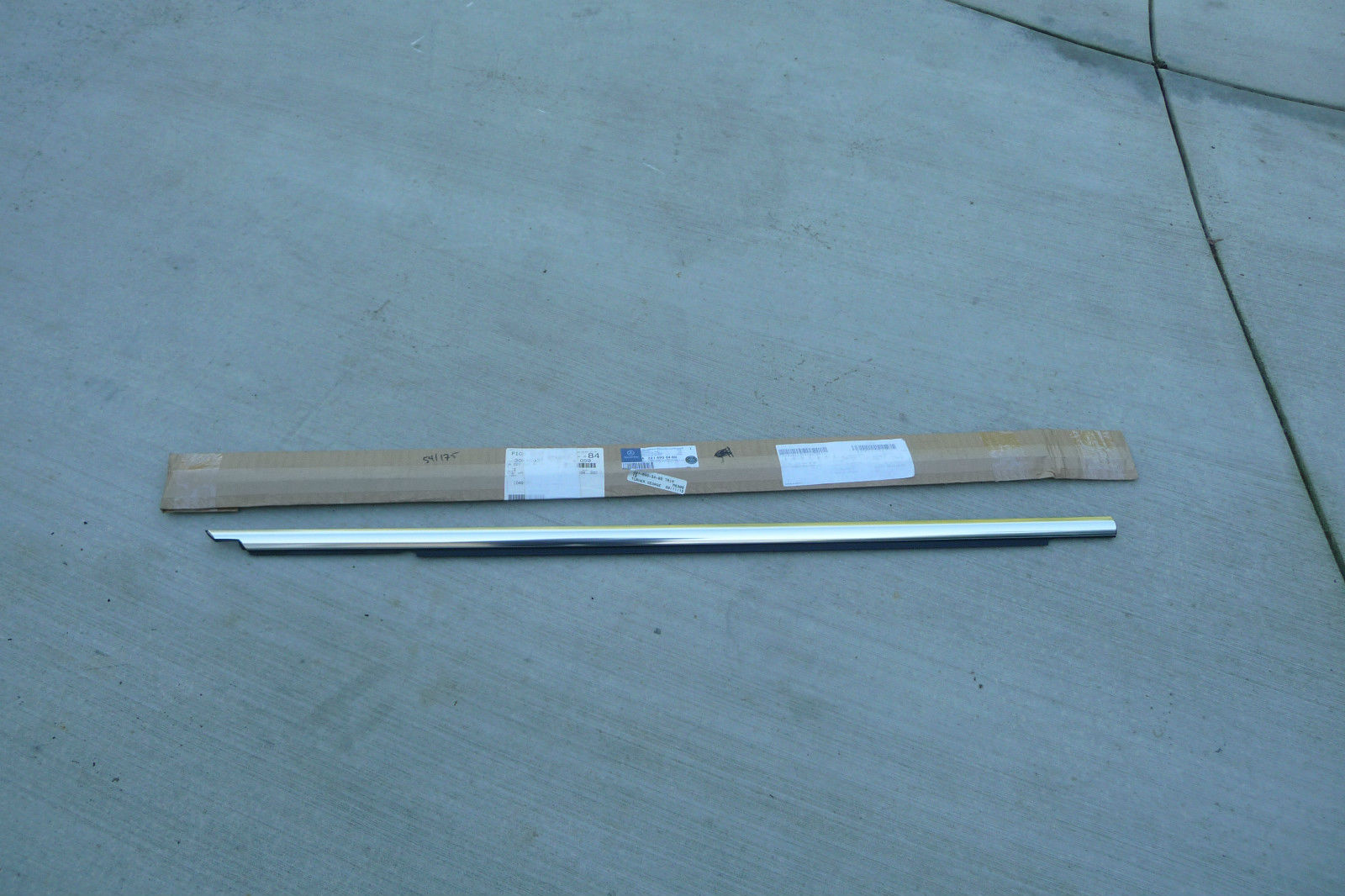 Mercedes Benz S Class Weather Strip Ornamental Trim Front Right Door ...