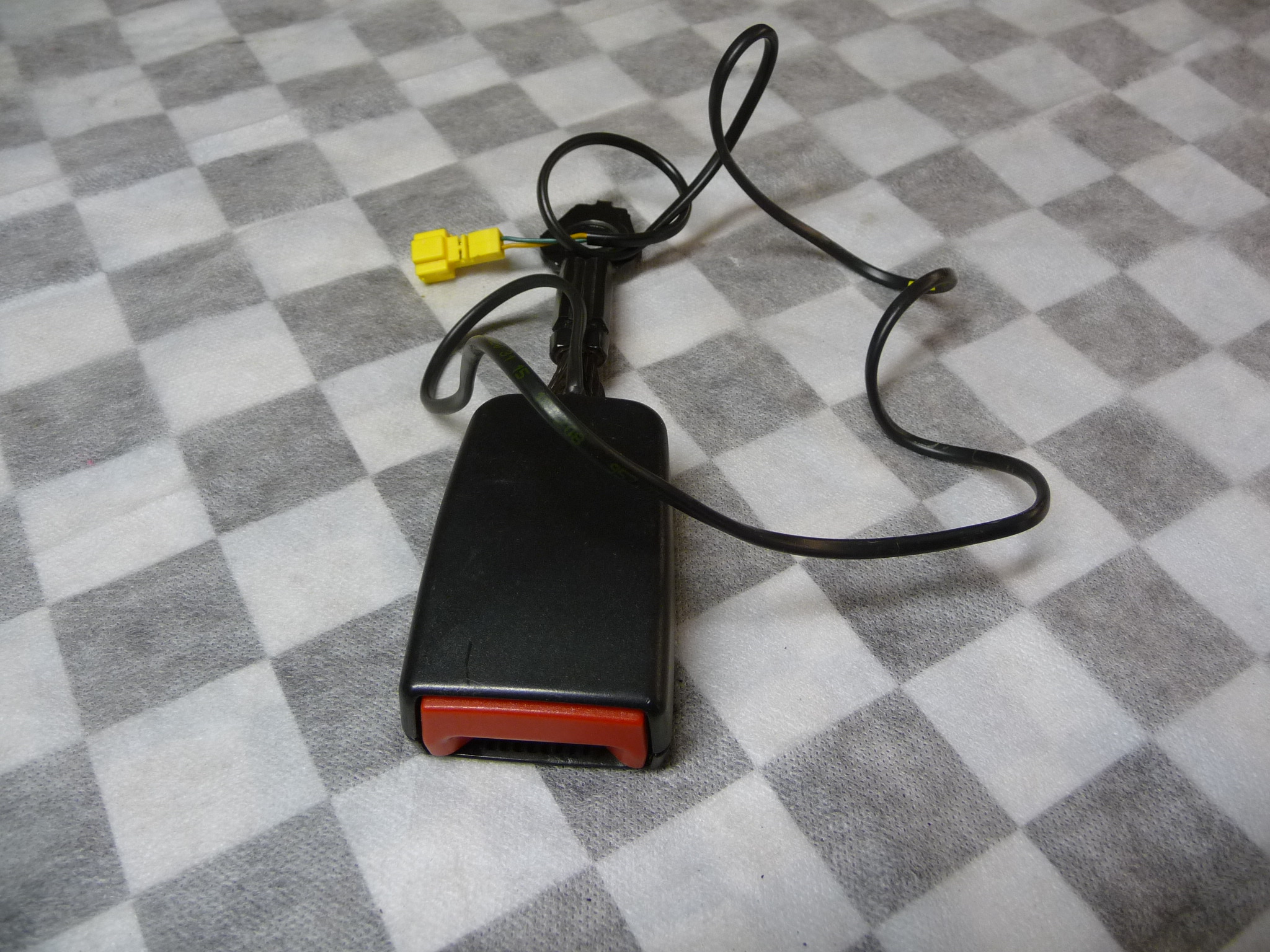 Mercedes Benz W204 C-Class Front Left Seat Belt Buckle A2048602369 OEM ...