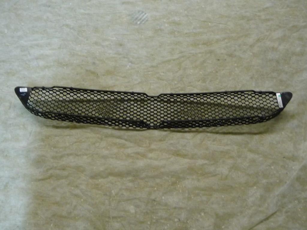 Mercedes Benz W203 C Class Front Bumper AMG Central Mesh Grille ...