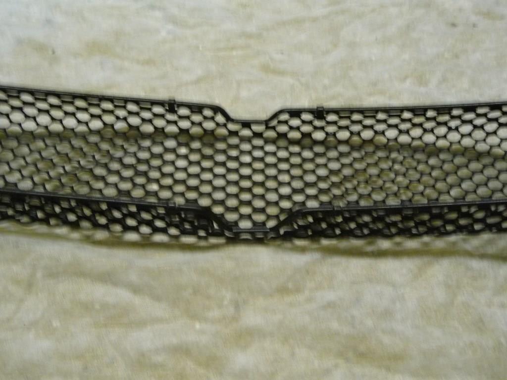 Mercedes Benz W203 C Class Front Bumper AMG Central Mesh Grille ...