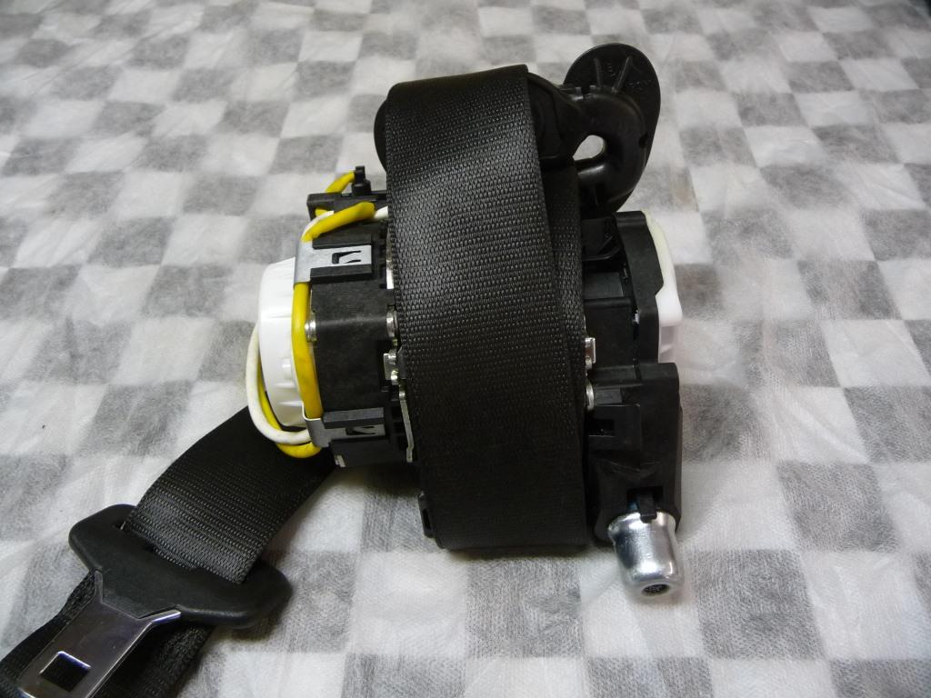 BMW 1 Series E82 E88 Front Left Driver Side Seat Belt 72112996151 OEM ...