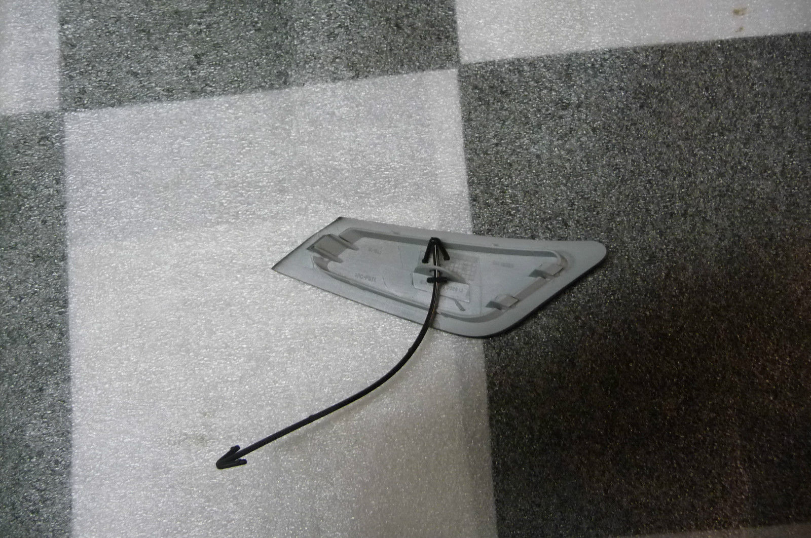 Mercedes Benz S-Class Front Bumper Left Screw Flap Cover 2218850522 OEM ...