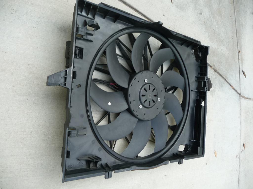 BMW 5 6 Series E60 E63 E64 Radiator Cooling Fan Assembly 17427534911 ...