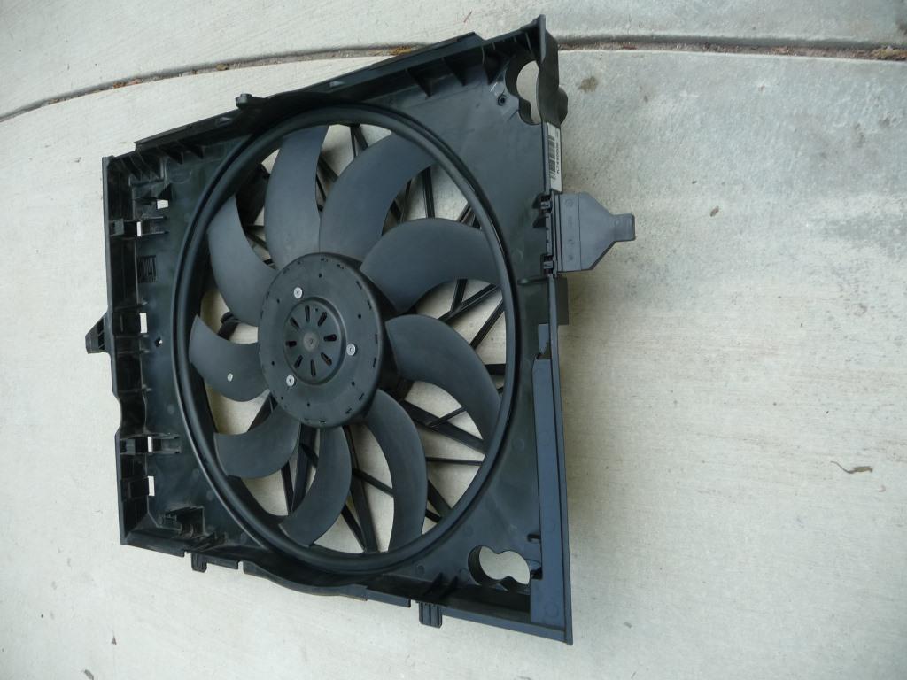 BMW 5 6 Series E60 E63 E64 Radiator Cooling Fan Assembly 17427534911 ...