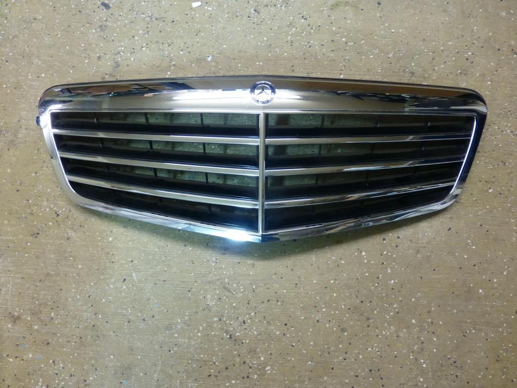 Mercedes Benz W212 E Class 4 Door Front Grille Grill Shell 2128800583 ...