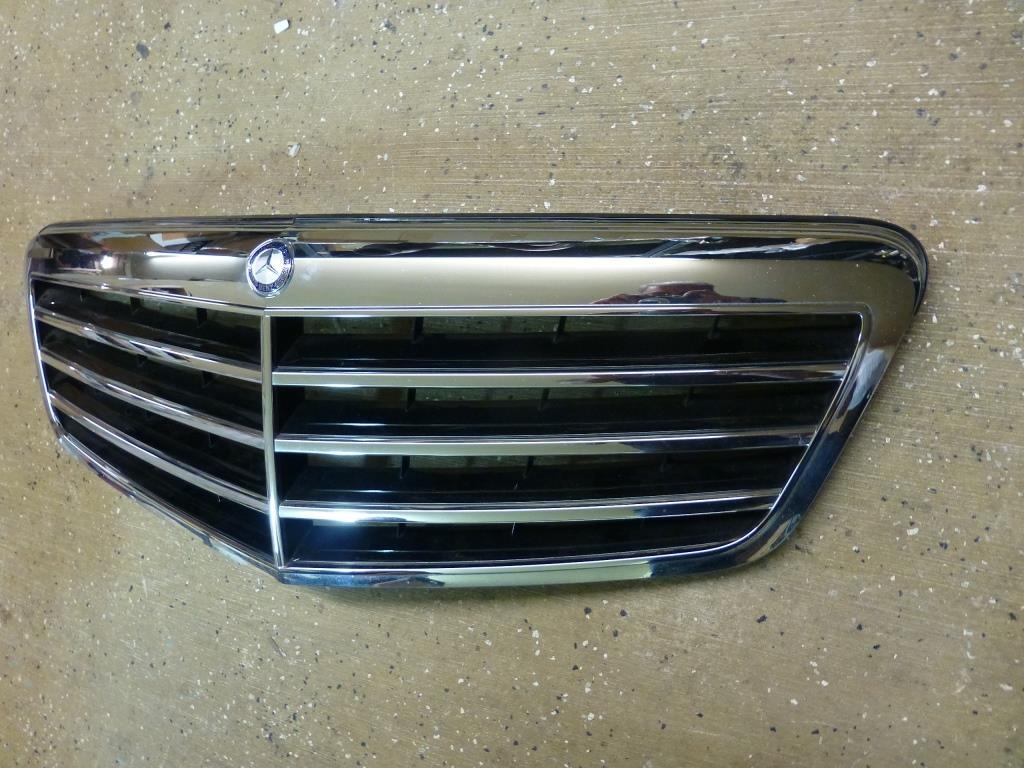 Mercedes Benz W212 E Class 4 Door Front Grille Grill Shell 2128800583 ...