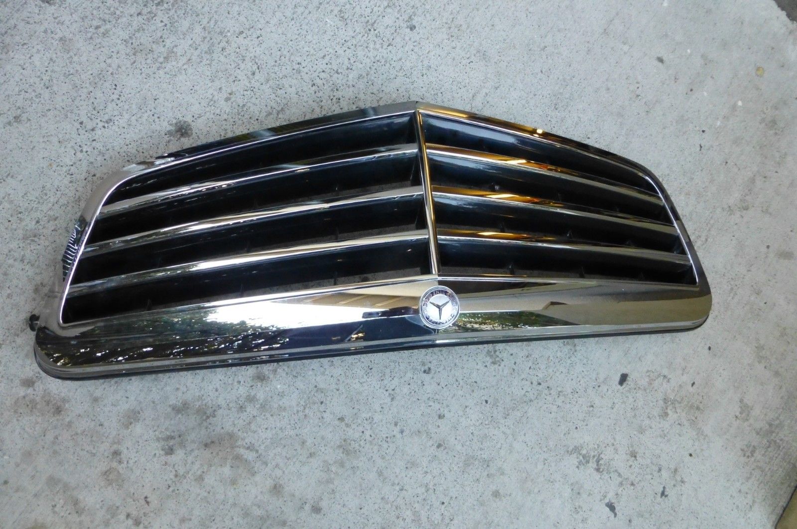 Mercedes Benz W212 E Class 4 Door Front Grille Grill Shell 2128800583 ...