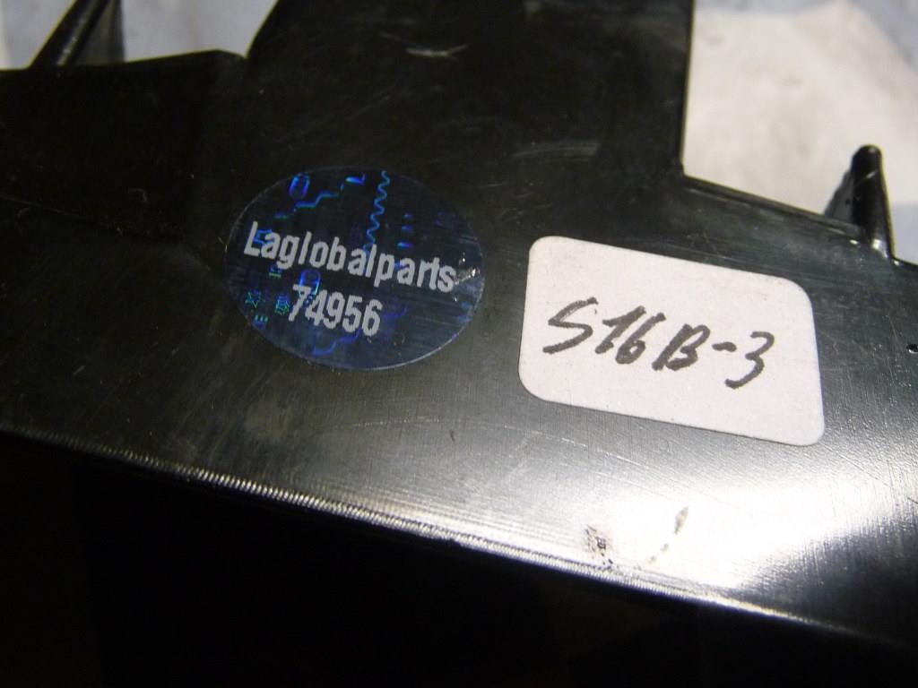 Maserati GranTurismo Right Passenger Headlight Washer Bracket 80056400 ...