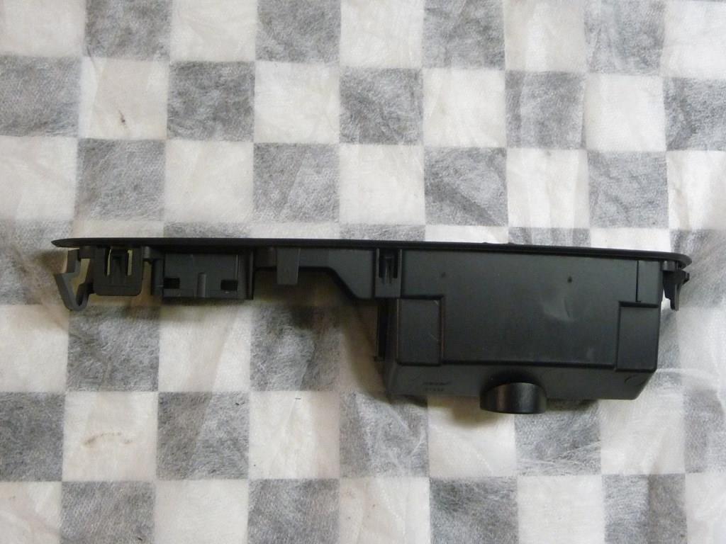 BMW 7 Series Rear Right Ashtray Finisher Black (worn out) 51427322870 ...