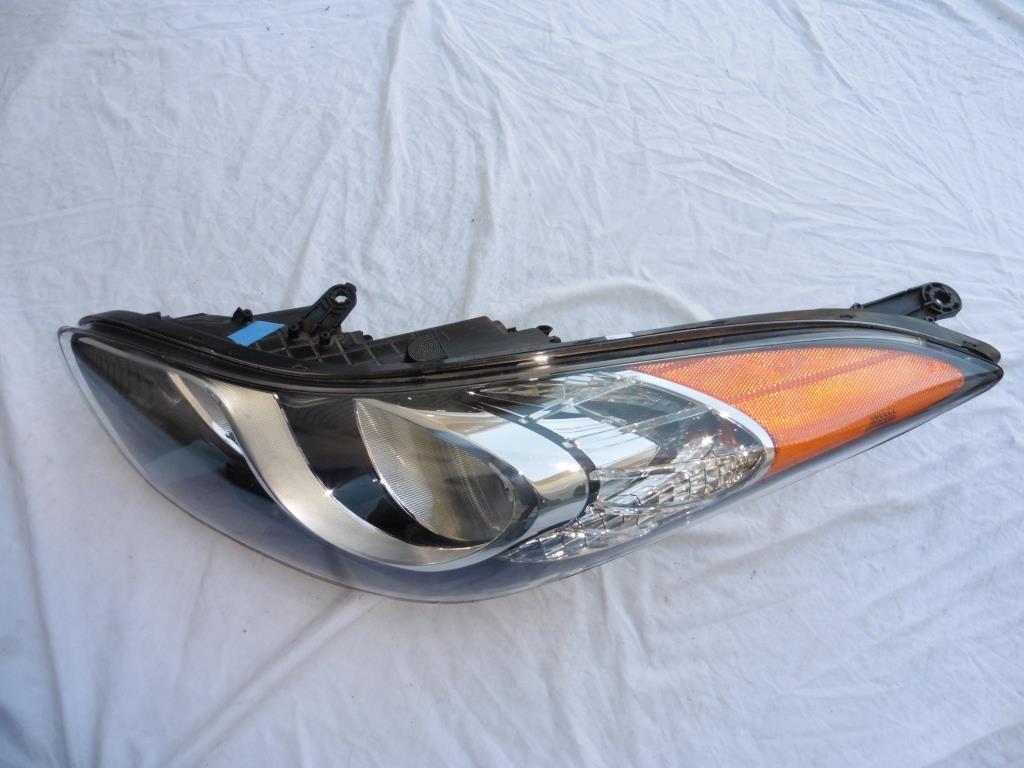 Hyundai Elantra Sedan Left Driver Side Headlight Halogen LED 92101 ...