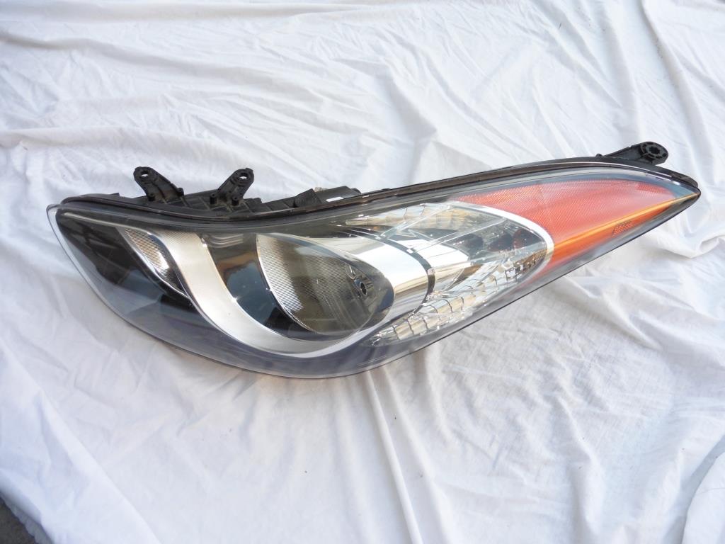 Hyundai Elantra Sedan Left Driver Side Headlight Halogen LED 92101 ...