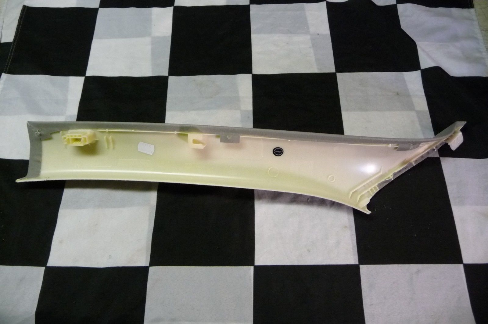 BMW 5 Series Front Left Door Outer Duct Cover 51337289259 OEM OE | LA ...