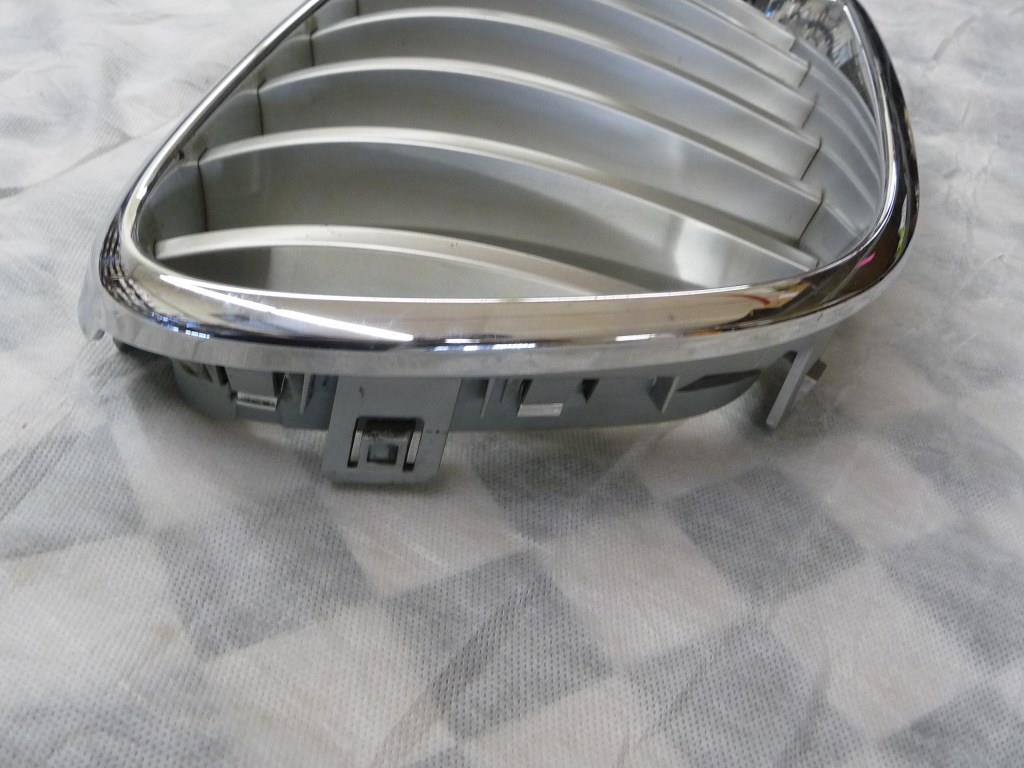 BMW X3 F25 Front Right Passenger Side Kidney Grille 51117210726 OEM A1 ...