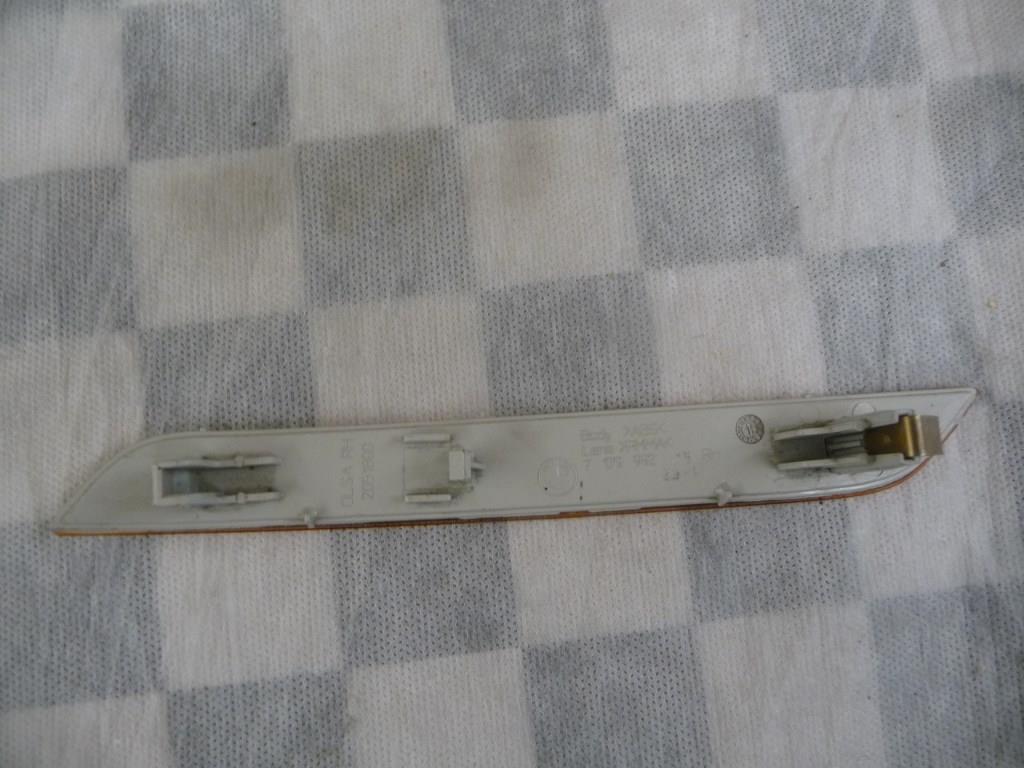 BMW X5 X6 Front Bumper Right Passenger Side Marker Reflector ...