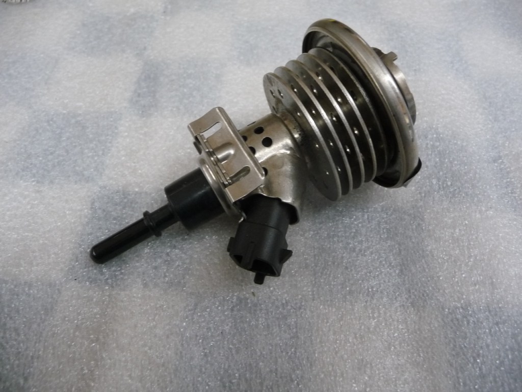 BMW 3 Series E70 E90 X5 Diesel Emissions Fluid Injector 18307807206 OEM ...