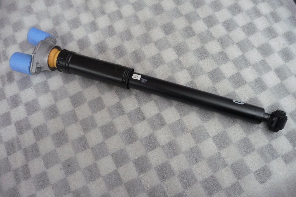 Mercedes Benz W204 C Class Rear Shock Absorber A2043260500 OEM A1 | LA ...