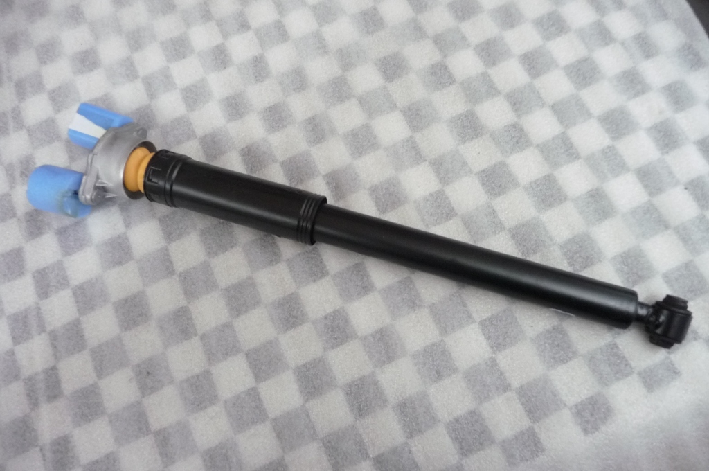 Mercedes Benz W204 C Class Rear Shock Absorber A2043260500 OEM A1 | LA ...