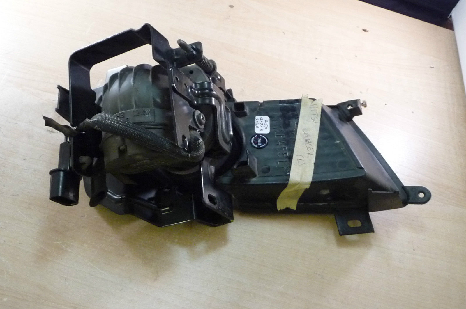 Mitsubishi Lancer Left Driver LH Fog Lamp with Bezel MN161941 MN126455 ...