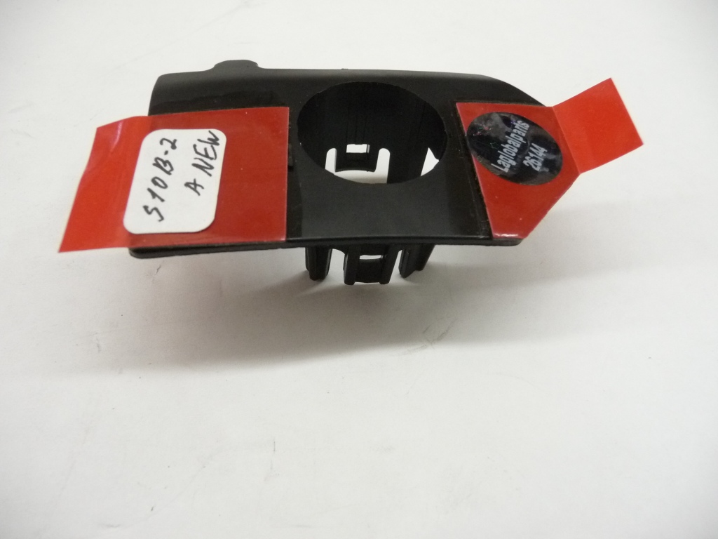2012-2015 Tesla Model S Rear Right Park Assist Retainer S11 1048526-00 ...