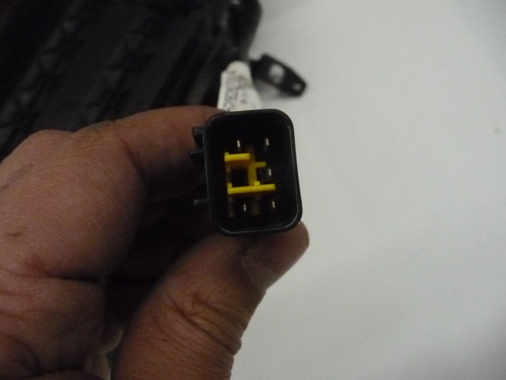 2014 Subaru XV Crosstrek Front Bumper-Grille Radiator Shutter ...