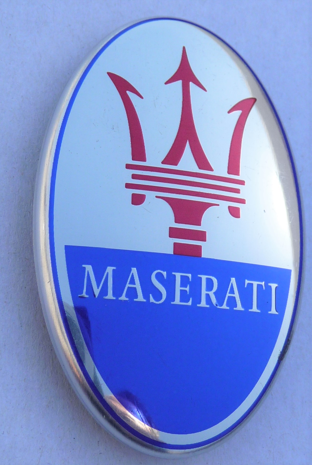 2017-2018 Maserati Levante Front Emblem Badge Used 670106516 OEM A1 ...