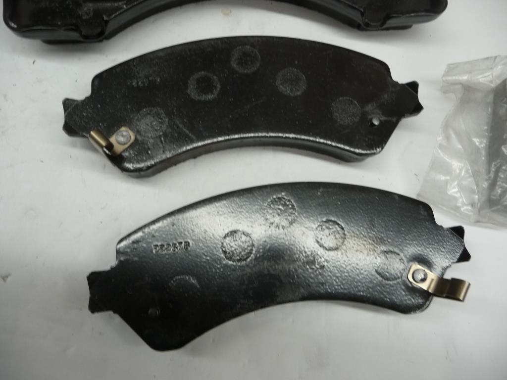 1997 1998 1999 Chevrolet P30 GMC P3500 Disc Brake Pad Set 12389421 OEM ...