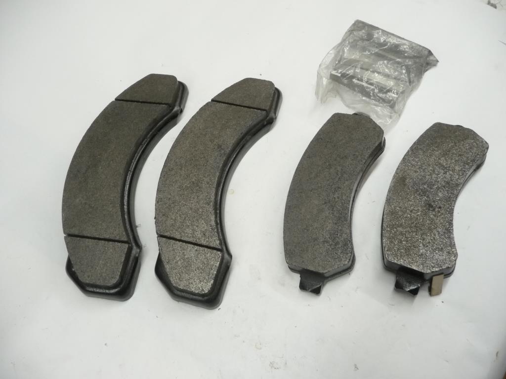 1997 1998 1999 Chevrolet P30 GMC P3500 Disc Brake Pad Set 12389421 OEM ...