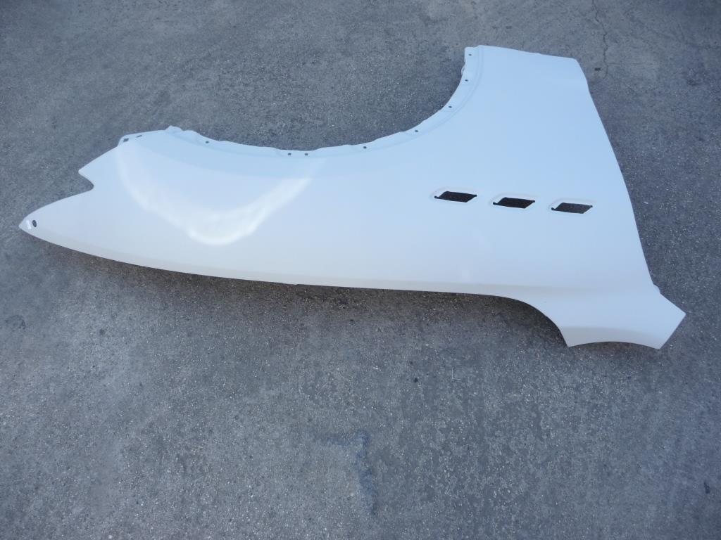 2017 2018 Maserati Levante Front Right Passenger Fender Wing Cover ...