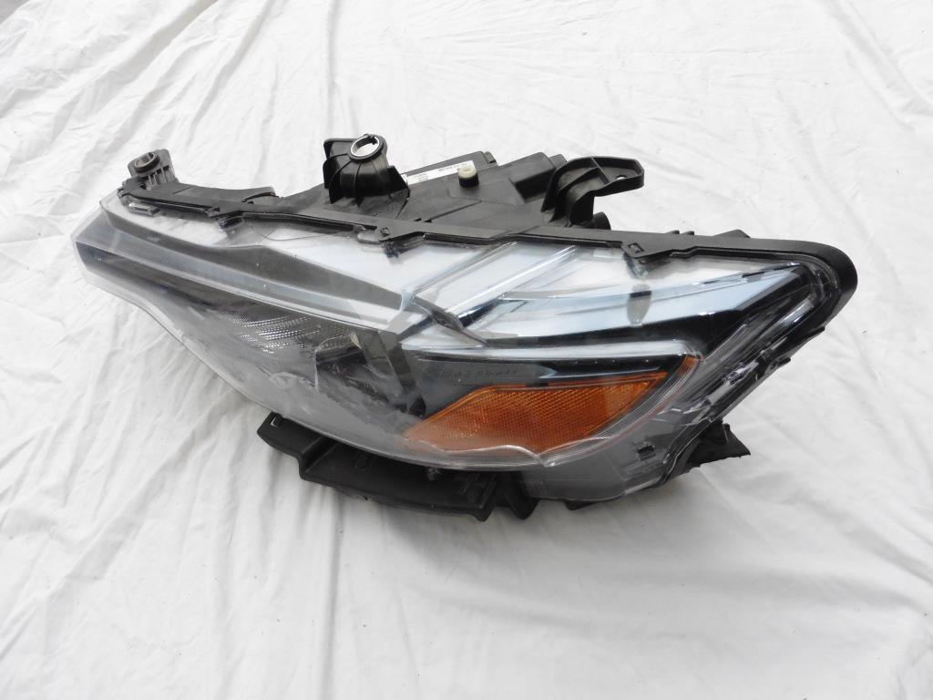 Maserati Levante M161 Left Driver HID Headlight 670034641 670034642 OE ...