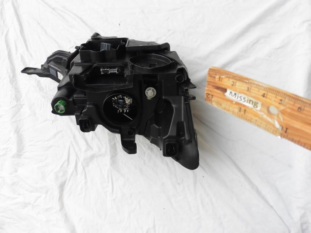 Maserati Levante M161 Left Driver HID Headlight 670034641 670034642 OE ...