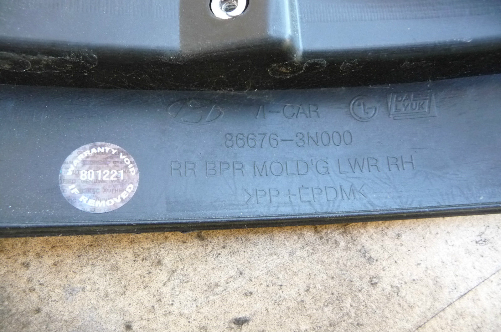 Hyundai Equus Rear Bumper Moulding Right RH 86676-3N000 OEM OE | LA ...