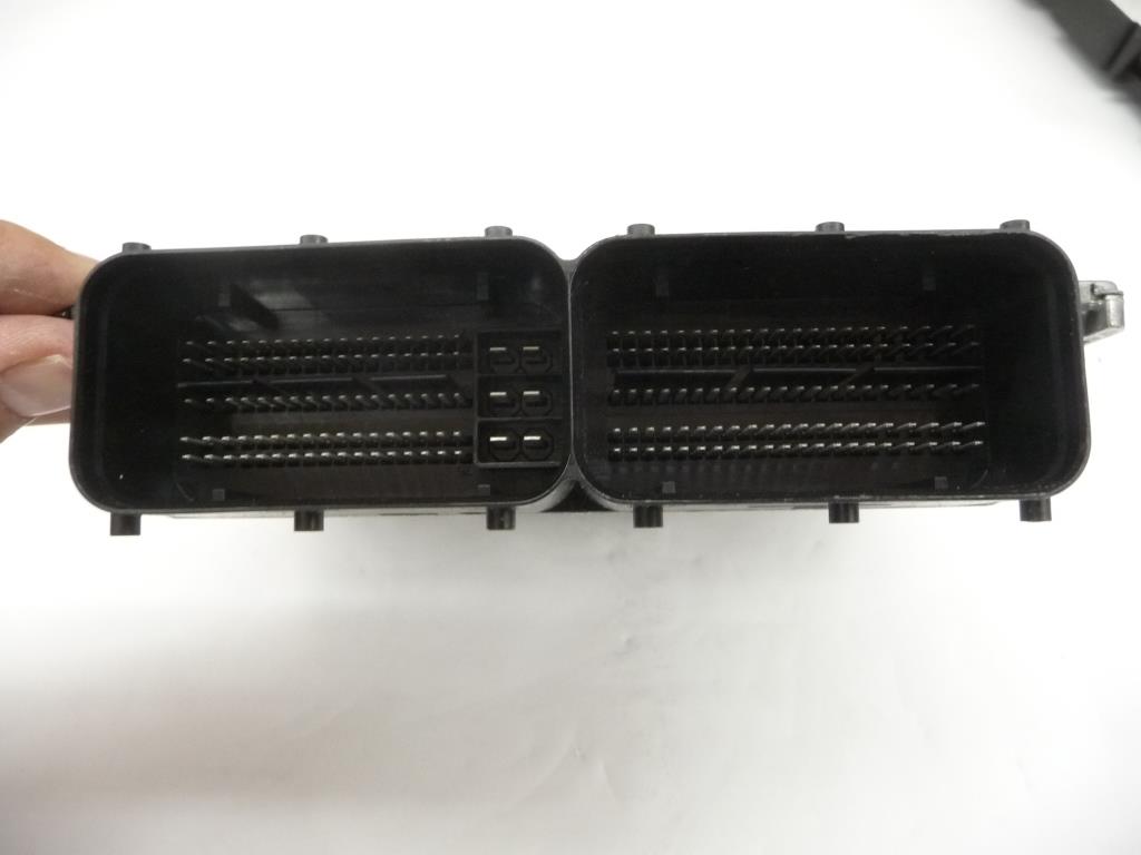 2017-2018 Porsche Macan Engine Control Module Unit ECU ECM 06K907425B ...